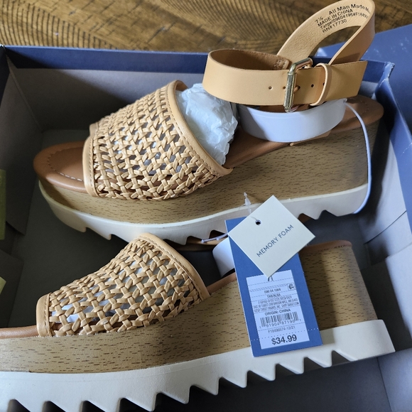 Universal Thread | Shoes | Universal Thread Tan Summer Wedges 75 | Poshmark